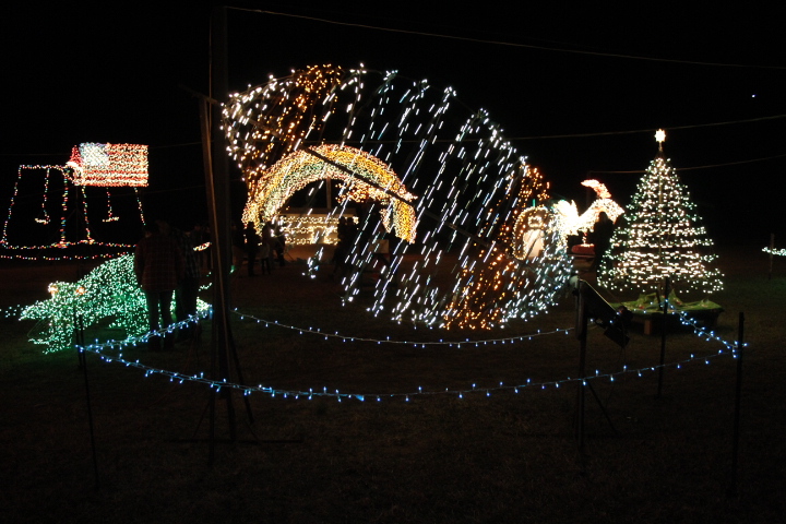 Watch The Gilley's Christmas Lights On ABC's The Great Christmas Light ...