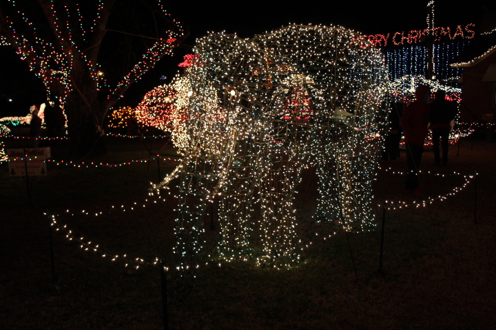See Pictures And Video From The Gilley’s Christmas Lights 2017 - Geek ...
