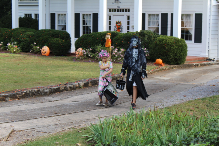 Pictures And Video From Halloween On Glenwood Terrace 2018 - Geek Alabama