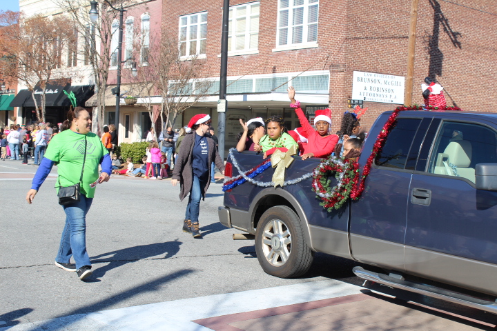 See Video And Pictures From The Gadsden, Alabama Christmas Parade 2019 ...