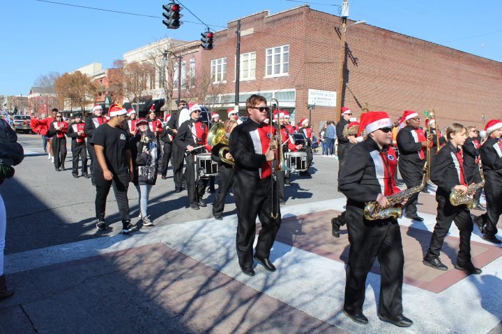 See Video And Pictures From The Gadsden, Alabama Christmas Parade 2019 ...