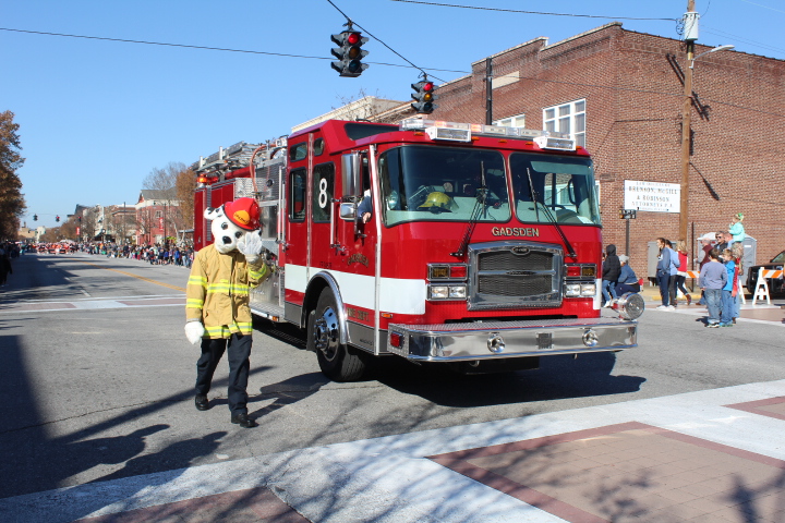 See Video And Pictures From The Gadsden, Alabama Christmas Parade 2019 ...