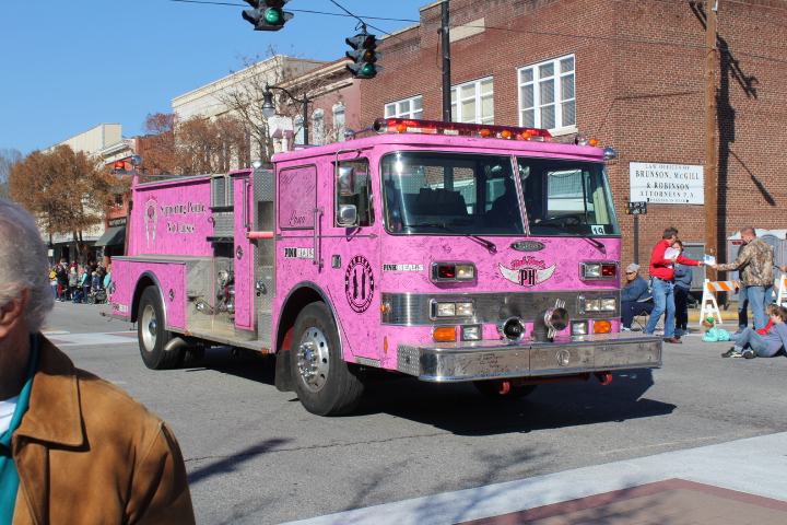 See Video And Pictures From The Gadsden, Alabama Christmas Parade 2019 ...