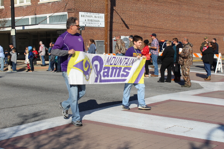 See Video And Pictures From The Gadsden, Alabama Christmas Parade 2019 ...