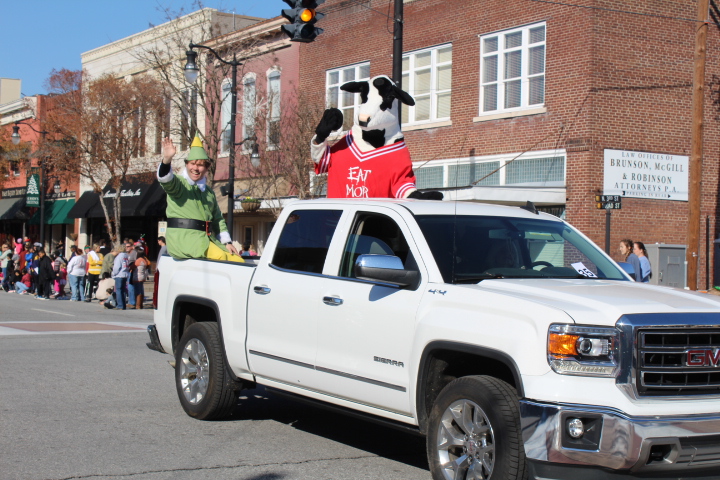See Video And Pictures From The Gadsden, Alabama Christmas Parade 2019 ...
